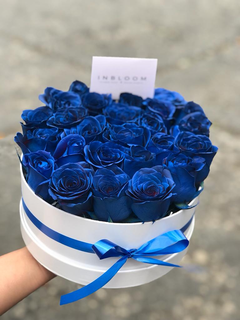 Caja rendonda de 24 tallos - Floristeria Inbloom