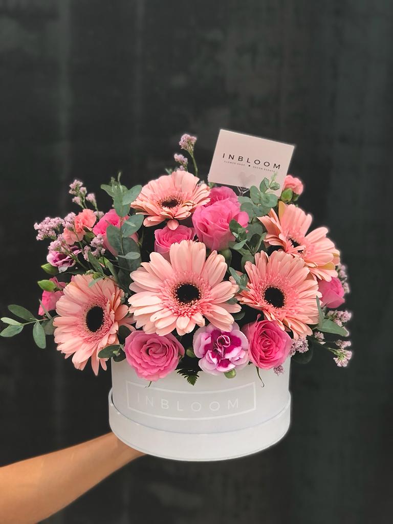 Caja redonda de 24 tallos - Floristeria Inbloom