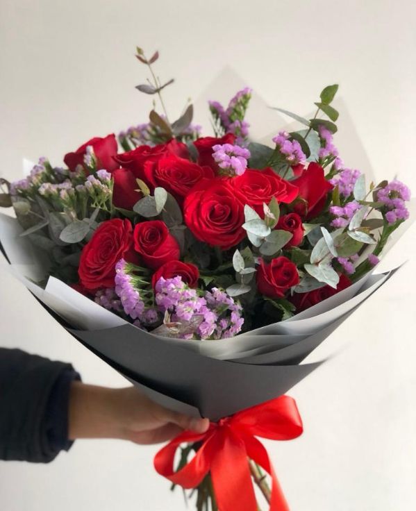 ramo de 24 rosas - Floristeria Inbloom