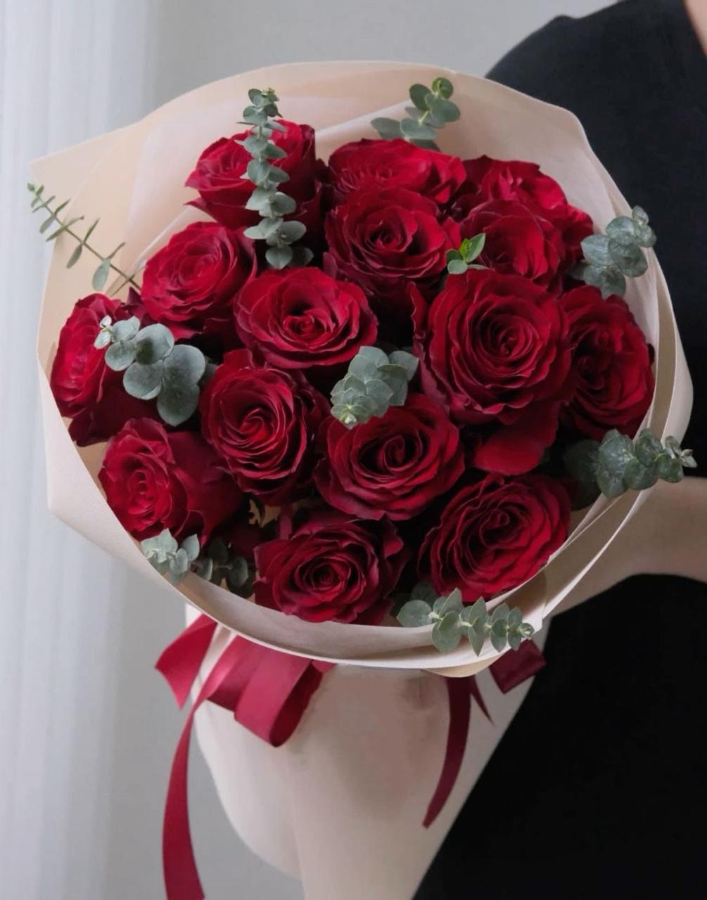 Ramo de 24 Rosas - Floristeria Inbloom